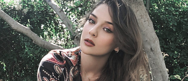 Ecem Çalhan: İzmir’in Yükselen Yıldızı – GARDIROP MAGAZİN